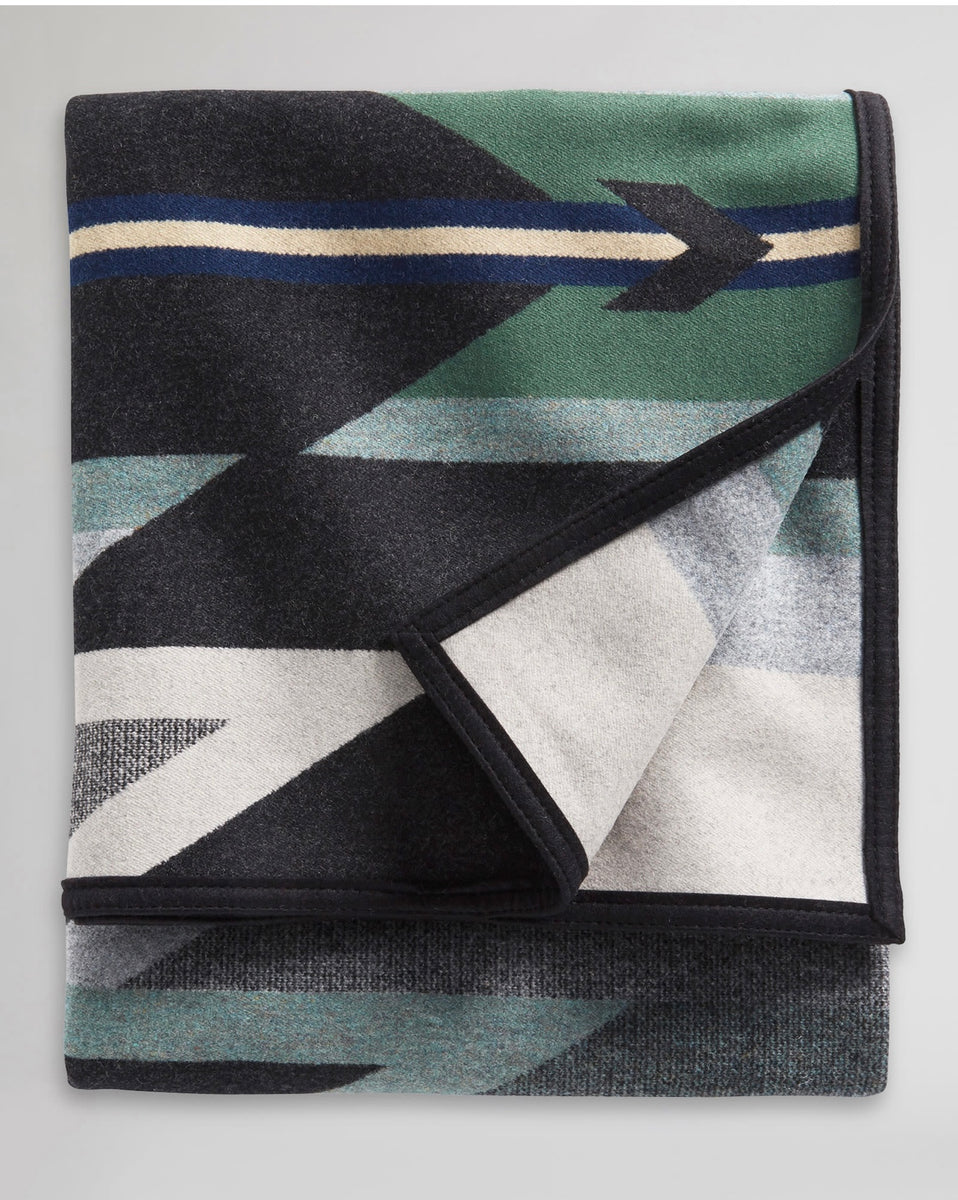 Wyeth Trail Blanket- Oxford – Kershner Custom Silver